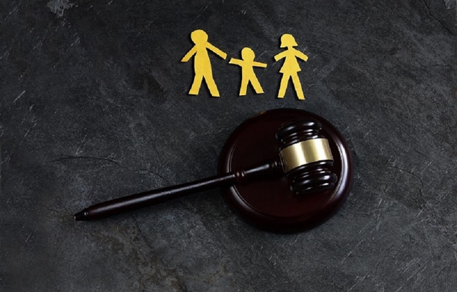 Top 5 Advantages of Hiring Family Lawyers